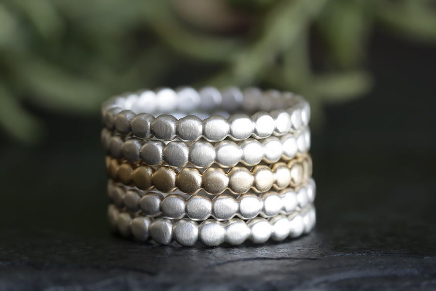 Silver Organic Pebble Band – Andrea Bonelli