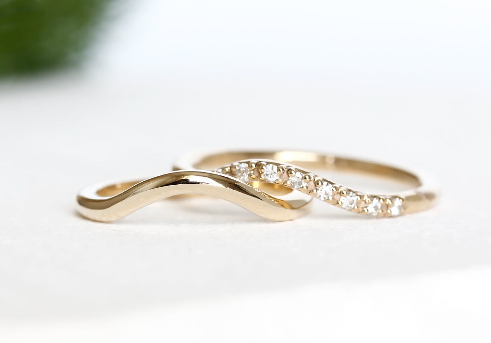 Curved Primrose Band – Andrea Bonelli